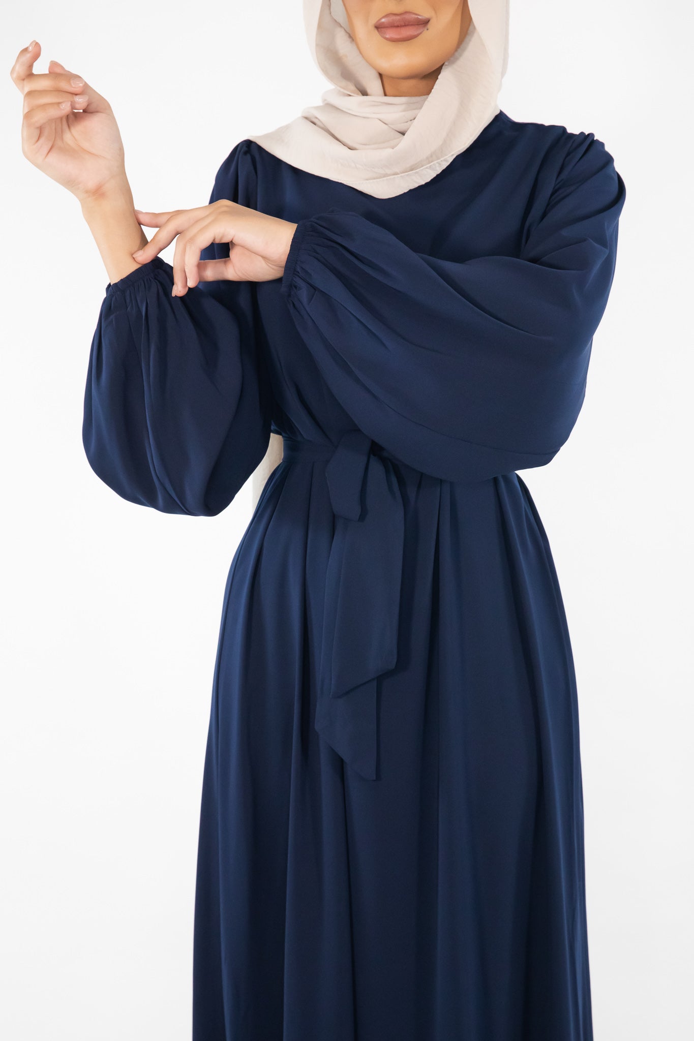 Sayyida Classic Abaya Navy – Sayyida Collection